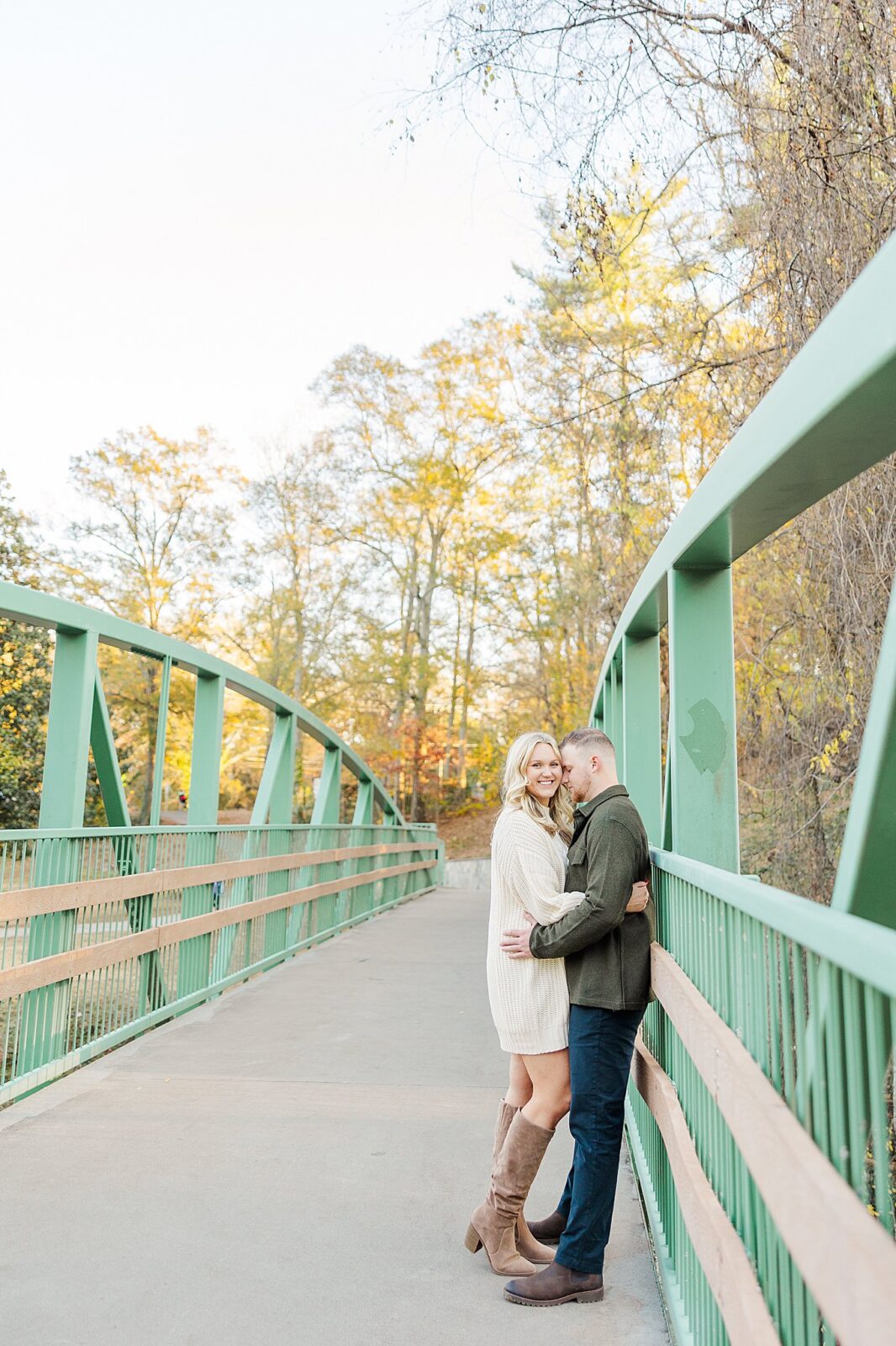 Kate + Justin | A Downtown Greenville Engagement Session - katiejaynes.com