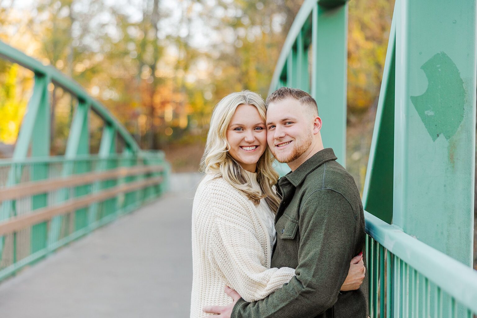 Kate + Justin | A Downtown Greenville Engagement Session - katiejaynes.com