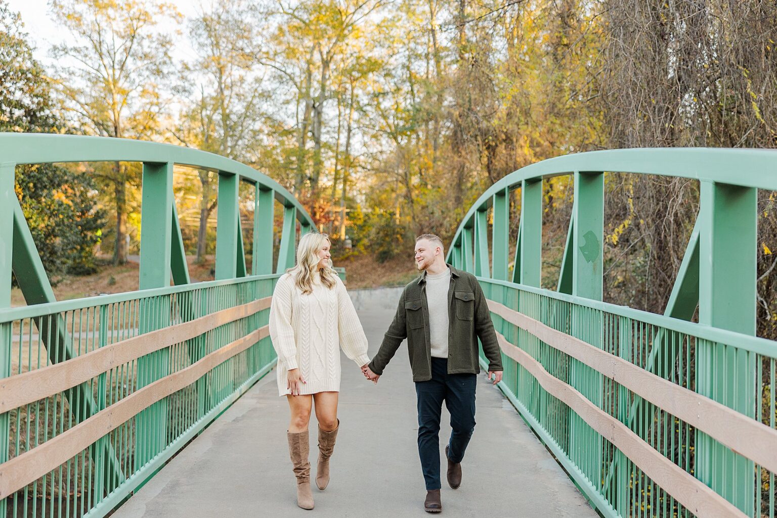 Kate + Justin | A Downtown Greenville Engagement Session - katiejaynes.com
